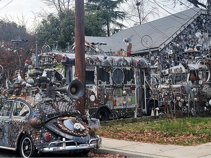 From this angle, you can appreciate the full madness of the metal menagerie. That's not a house&mdash;it's a three-dimensional manifesto.