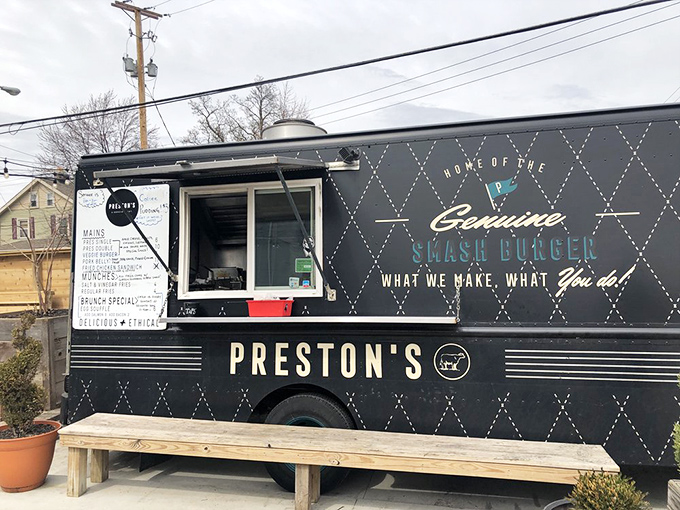 The food truck that started it all&mdash;a mobile testament to the fact that burger perfection doesn't require fancy real estate.