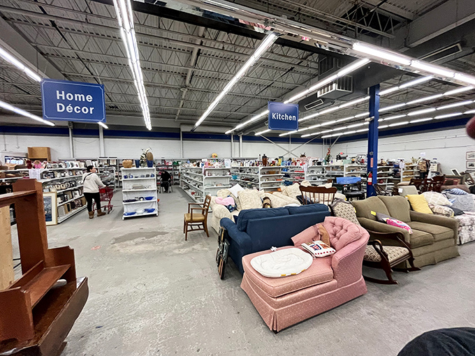 The well-signed departments make navigating this treasure trove surprisingly manageable. Home D&eacute;cor and Kitchen sections beckon with affordable possibilities.