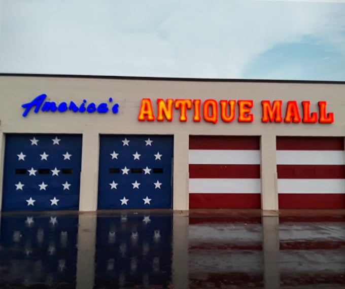 The American flag garage doors gleam after a Florida rain, a patriotic beacon guiding treasure hunters to their antiquing destiny.
