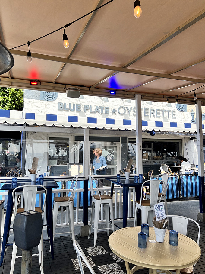 The outdoor patio offers prime Ocean Avenue people-watching with your seafood feast&mdash;California dining at its breezy, sun-dappled best.