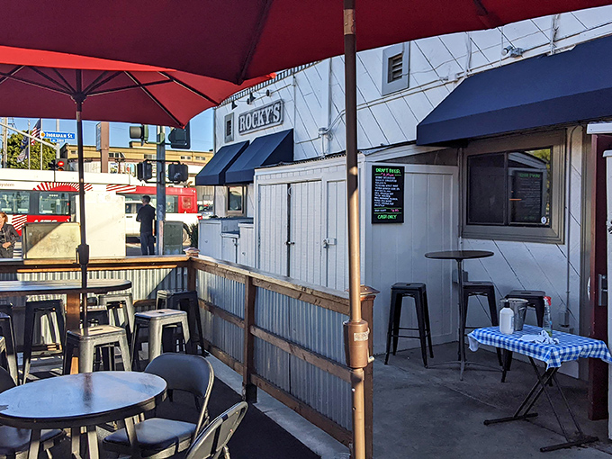California sunshine and burger perfection&mdash;a match made in culinary heaven. The outdoor seating area offers fresh air to complement your fresh-off-the-grill masterpiece.