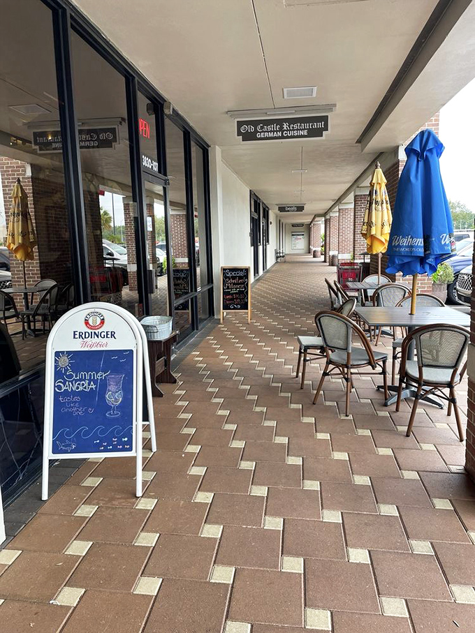 Florida sunshine meets German gem&uuml;tlichkeit on this outdoor patio. When the weather's this perfect, even schnitzel tastes better al fresco.