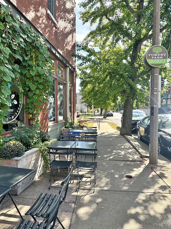 Dappled sunlight, ivy-covered walls, and sidewalk seating that lets you enjoy your breakfast while participating in the timeless sport of people-watching.