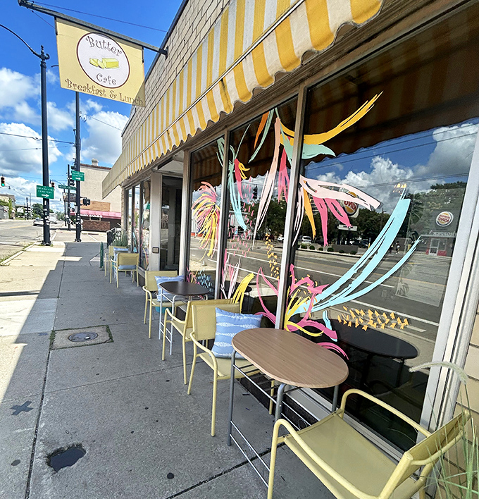 Sidewalk seating that lets you enjoy your breakfast with a side of people-watching and Dayton's morning symphony.