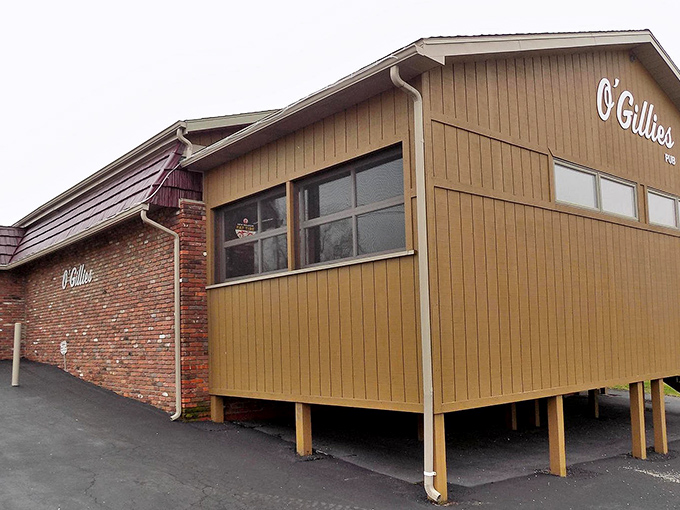 From this angle, you can appreciate the architectural mullet that is O'Gillies&mdash;brick business in the front, wooden party room in the back.