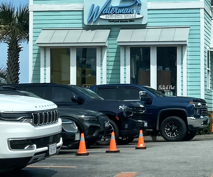 The parking area might be full, but that's just visual proof you've found the place where locals and tourists agree &ndash; these scallops are worth waiting for.