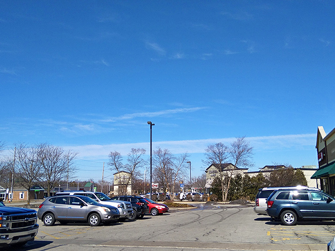 A packed parking lot tells the real story – when Ohioans find exceptional seafood in Toledo, they show up in droves.
