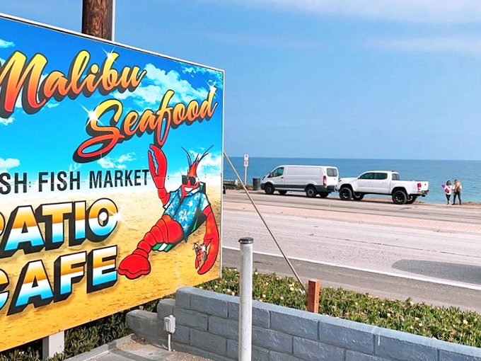 The sign that's launched a thousand detours. With the Pacific Ocean as its backdrop, it's practically begging you to pull over.