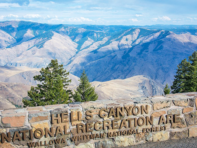 The official welcome to North America's deepest river gorge and your greatest adventure.