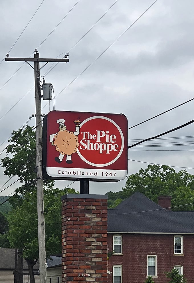 That iconic sign has been guiding hungry travelers since 1947&mdash;the pie mascot practically winking as if to say, "Yes, it's worth the detour."