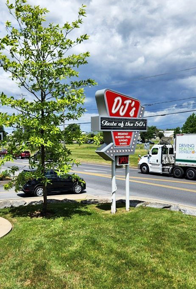 The roadside sign stands proud against Pennsylvania skies. A beacon of hope for hungry travelers seeking burger salvation.