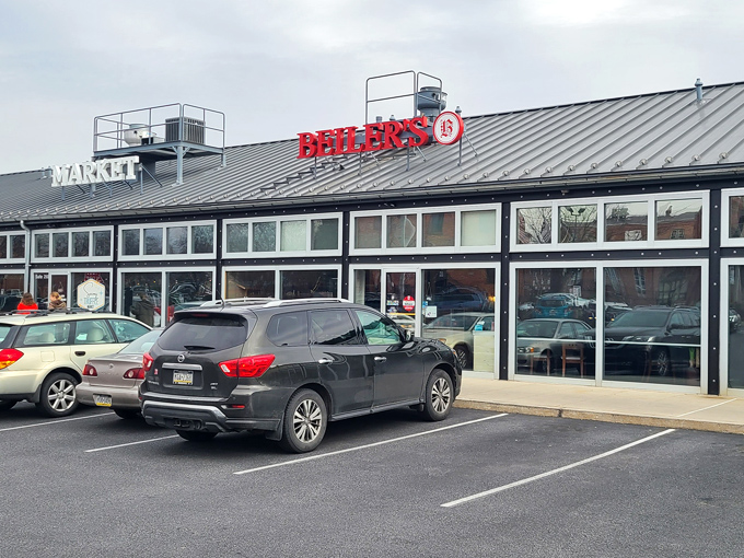 The storefront beckons like a lighthouse guiding sugar-seeking ships safely to harbor. Resistance is futile, just park already.