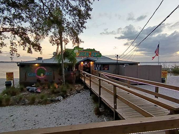 As dusk settles, Gator Joe's transforms into a postcard-perfect silhouette against Lake Weir—proof that timing your visit for sunset pays delicious dividends.