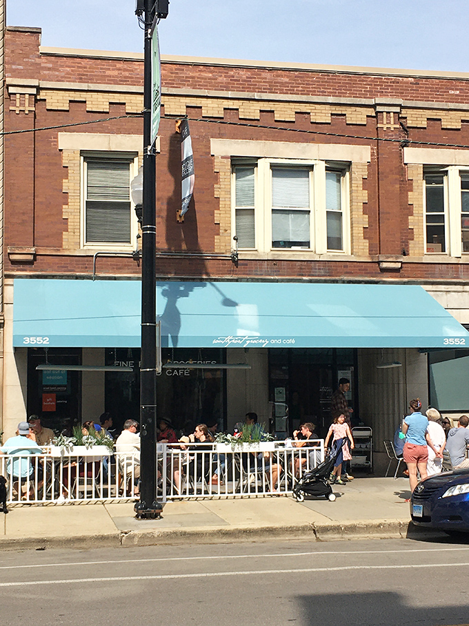 The street view that has launched a thousand brunch plans. That line of people? Not a coincidence&mdash;they're the smart ones.