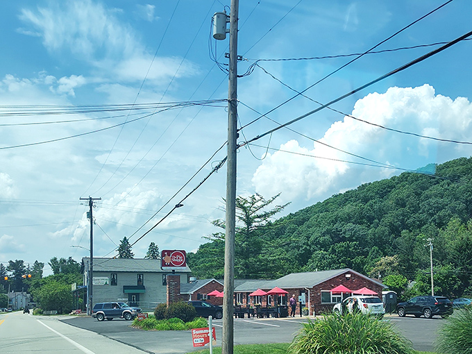 A street view that's become a landmark for sweet-toothed travelers. "Turn right at The Pie Shoppe" is the best direction anyone could receive.