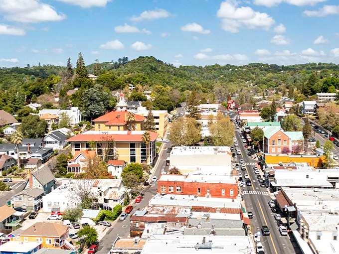 A bird's-eye view reveals Sonora's perfect nestling among the rolling foothills &ndash; small in size but mighty in charm and character.