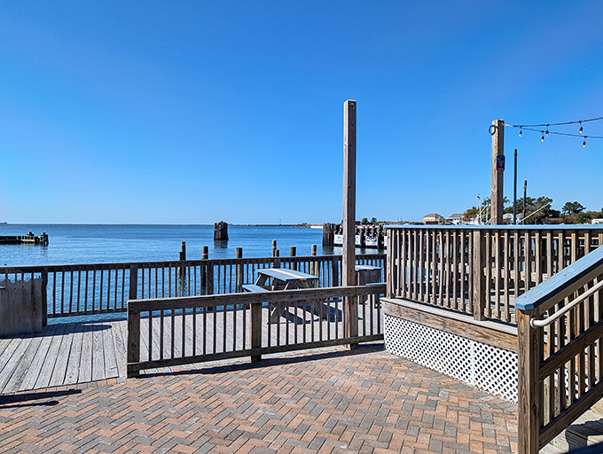 A waterfront perch that makes you wonder why you ever eat indoors. The Chesapeake Bay becomes your dining companion.