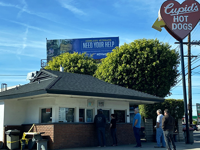 The iconic heart-shaped sign at Cupid's has been guiding hungry Angelenos to hot dog heaven since before the freeways were built.