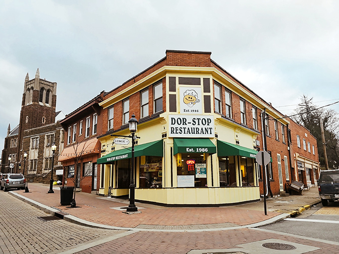 Corner comfort! The Dor-Stop's yellow brick charm is like finding grandma's kitchen magically transplanted to Pittsburgh's streetscape.
