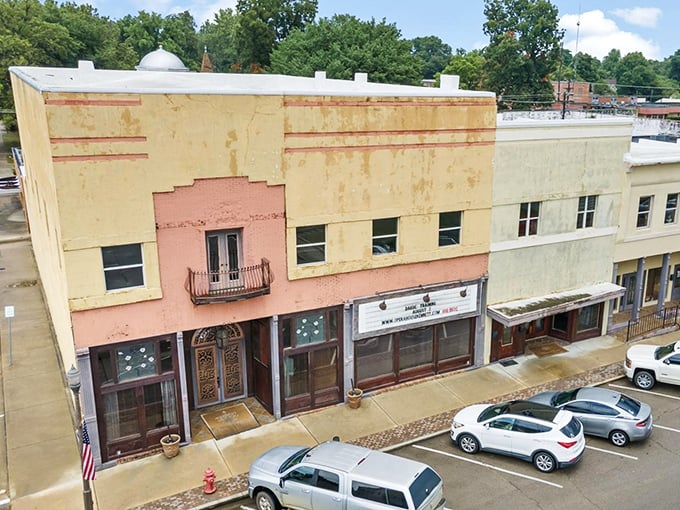 Kennett's historic downtown storefronts look like they're waiting for a Norman Rockwell to immortalize them. Small-town charm at its most colorful!