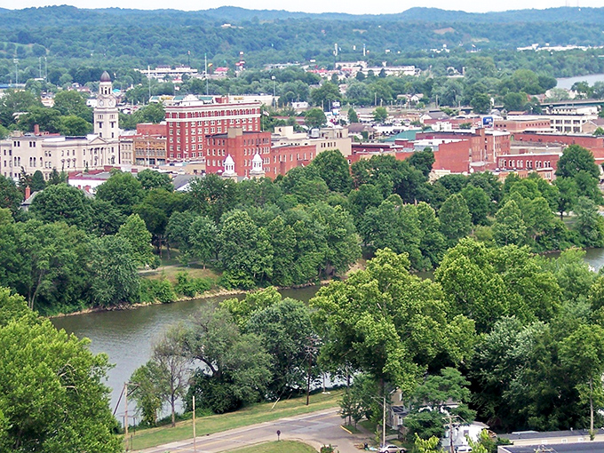 Like a Norman Rockwell painting come to life, Marietta's tree-lined streets whisper stories of simpler times.