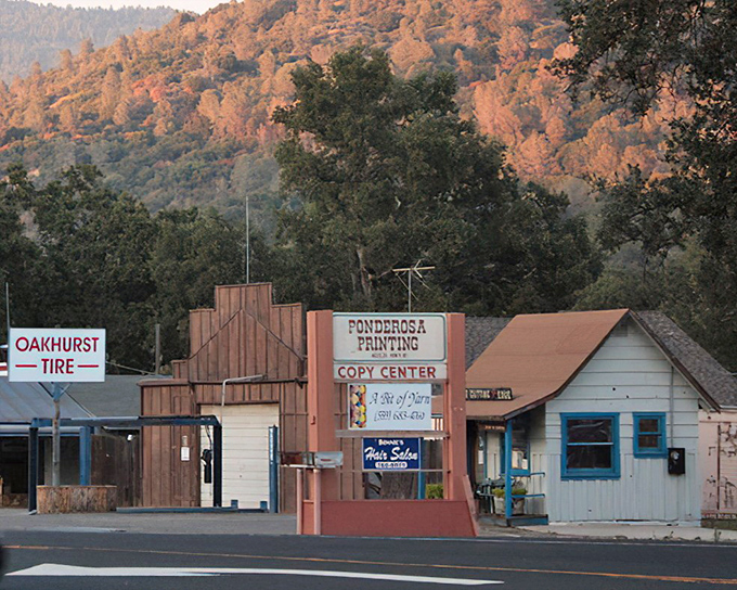 Mayberry meets the mountains! Oakhurst's rustic wooden storefronts transport you to a simpler time where printing shops still matter and tire stores know your name.