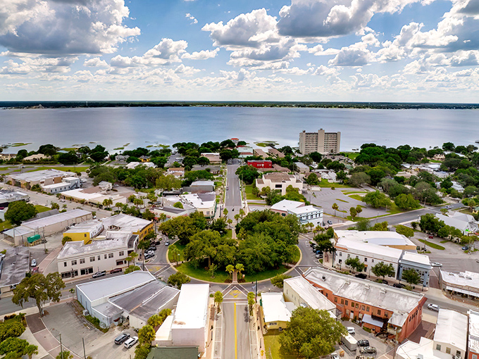 Sebring's downtown spreads like a postcard, where the lake meets small-town charm perfectly. 