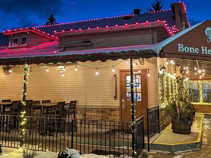 "When a place lights up the night like this, you know they're not trying to hide their barbecue in the dark. Excellence illuminated!"