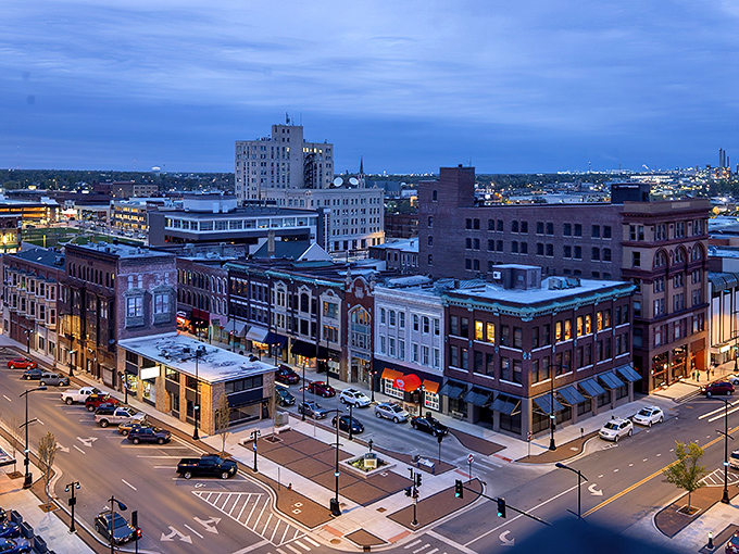When twilight hits these streets, Decatur transforms into something straight out of a Norman Rockwell painting.