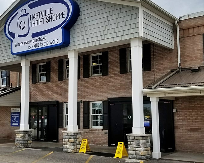 "Where every purchase is a gift to the world" - Hartville's mission statement is as appealing as its charming storefront.