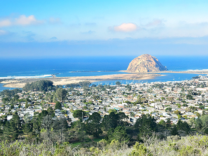 This view makes you understand why people quit their jobs and move to fishing villages.