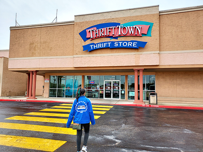 Approaching thrift paradise! This San Antonio treasure trove has probably furnished half the apartments in Texas by now.