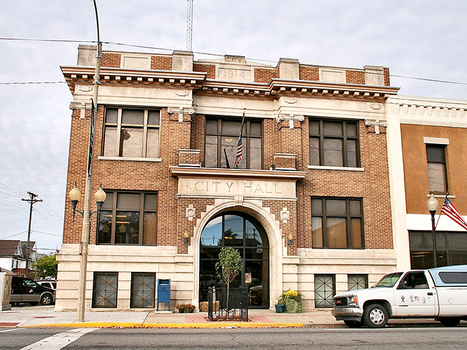 City Hall stands as a brick-and-mortar reminder that civic architecture once aspired to more than "government beige." Classic arches with modern purpose.