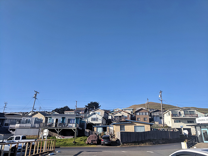 Small-town charm with big-time views. These weathered homes have front-row seats to nature's greatest show&mdash;the endless Pacific.