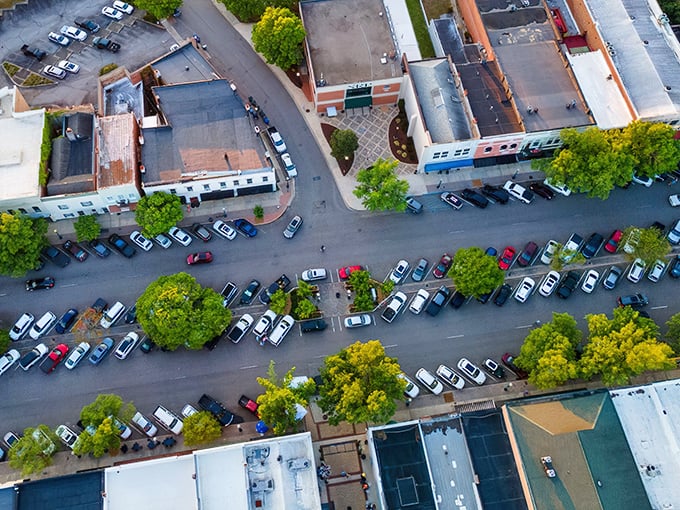 Downtown Aiken's extraordinarily wide streets weren't designed for parallel parking challenges&mdash;they were built for horse-drawn carriages making U-turns in style.