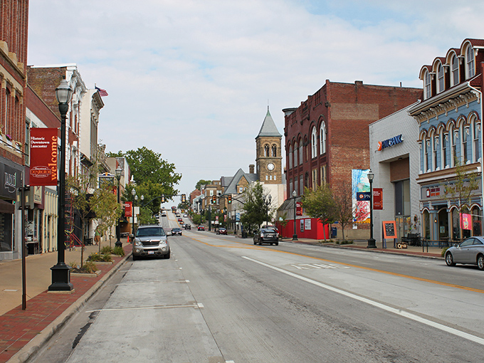 Downtown Lancaster's main thoroughfare offers that perfect small-town tableau &ndash; historic architecture, charming storefronts, and a clock tower that seems to whisper, "Slow down, friend."