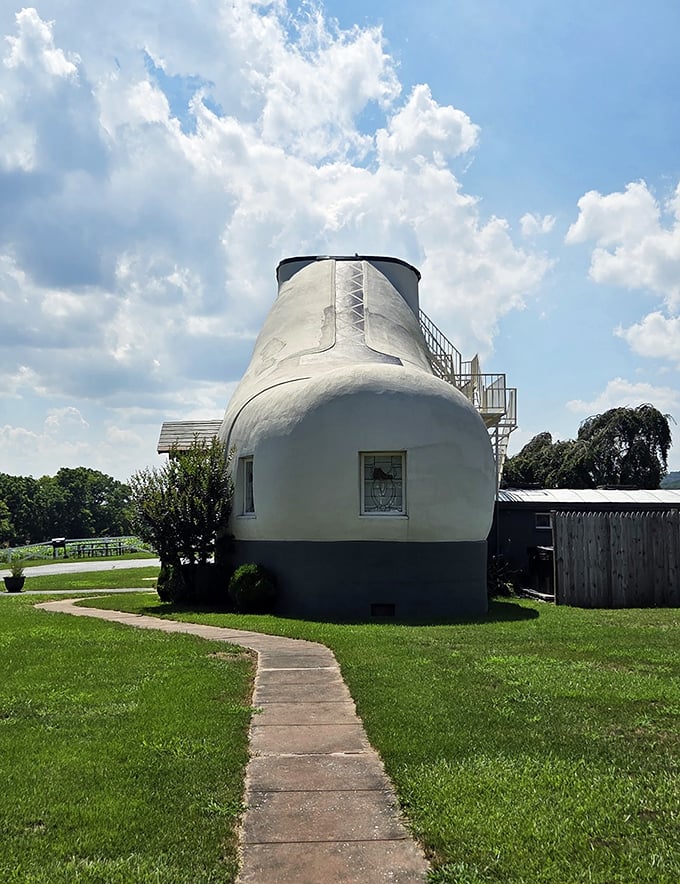 From this angle, you can almost hear the giant who lost his footwear stomping around Pennsylvania looking for it. The cream and brown color scheme is surprisingly tasteful for a giant shoe.