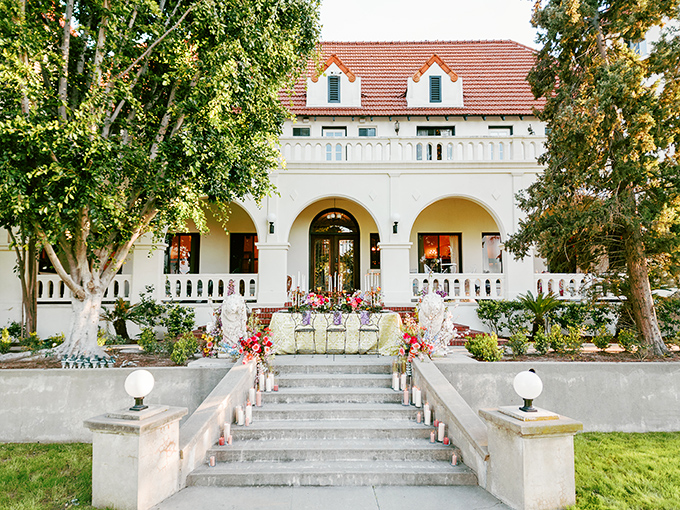 Grand staircases weren't built for practicality&mdash;they were designed for making entrances. This one practically announces "royalty has arrived" with every step.