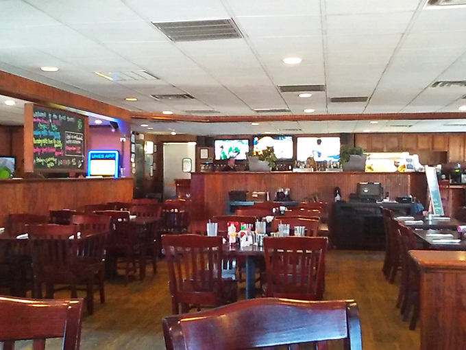 Warm wood paneling and sturdy furniture create that "everybody knows your name" vibe&mdash;minus the Boston accent, plus Southern hospitality.