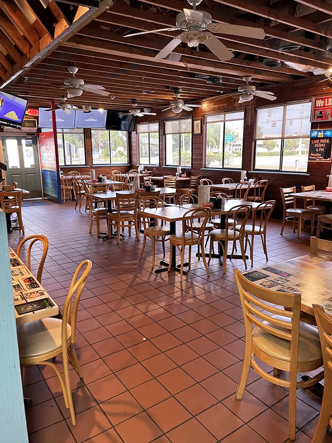 Classic Florida dining at its unpretentious best&mdash;wooden ceiling fans lazily spinning above terra cotta tiles that have welcomed countless sandy flip-flops.