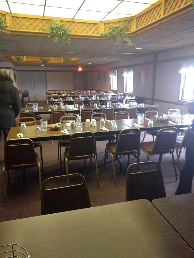 The banquet room awaits its Friday night crowd. Simple tables set for serious eating &ndash; no white tablecloths needed when the food's this good.