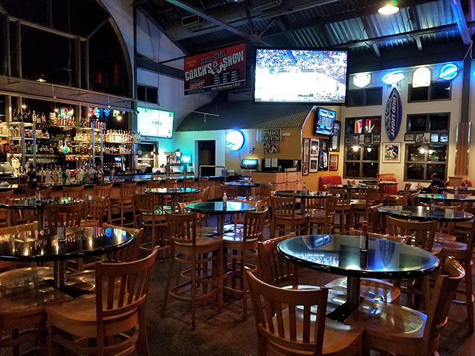 Where sports fans and food lovers unite &ndash; the interior buzzes with conversation, clinking glasses, and BBQ anticipation.