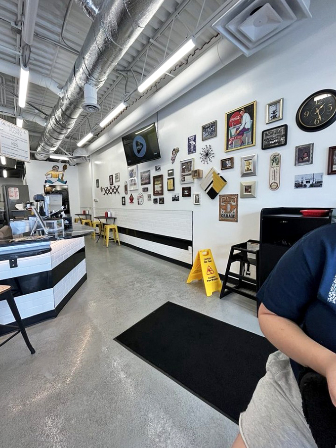 Clean lines, eclectic wall art, and an open kitchen create that rare modern diner vibe—casual enough for Tuesday lunch, special enough for Friday night.