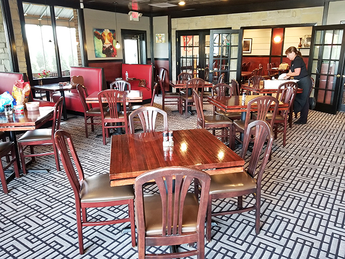 Classic steakhouse elegance meets Midwestern comfort in this perfectly appointed dining room where memories are made over magnificent meals.