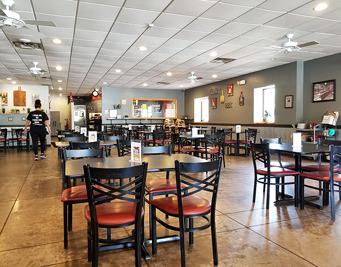 Simple, comfortable, and ready for hungry patrons. This dining room isn't trying to impress with fancy decor&mdash;it's saving all the wow-factor for your taste buds.