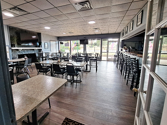 Simple tables, comfortable chairs, and a no-nonsense atmosphere where the food does the talking. This is diner perfection in its purest form.