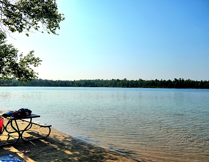 Where the water meets the sky in perfect harmony. This is what desktop wallpapers aspire to be when they grow up.
