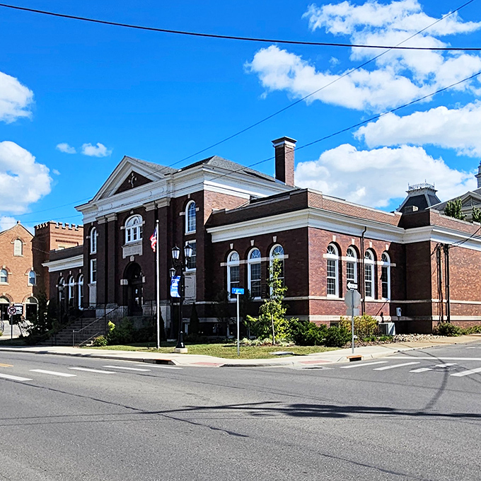 The Cambridge Public Library isn't just about books&mdash;it's architectural eye candy with a side of knowledge, served in a building that commands respect without shouting.