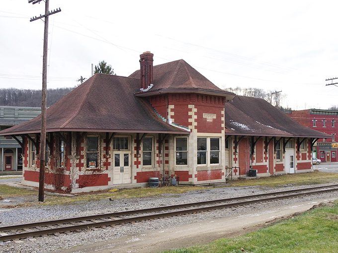 This Victorian train depot looks ready to star in its own period drama, minus the British accents.